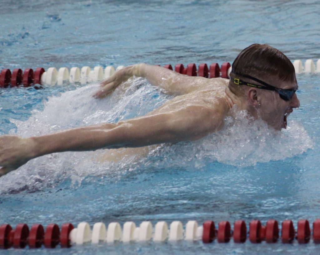 Red Raiders qualify in 400 freestyle relay - Herald-Standard